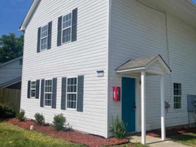 4 Br, 2 bath, Condo 3223 Summit Ave