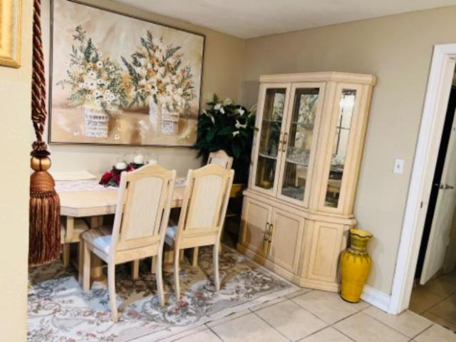4 Br, 2 bath, Condo 3328 Coleman Pl