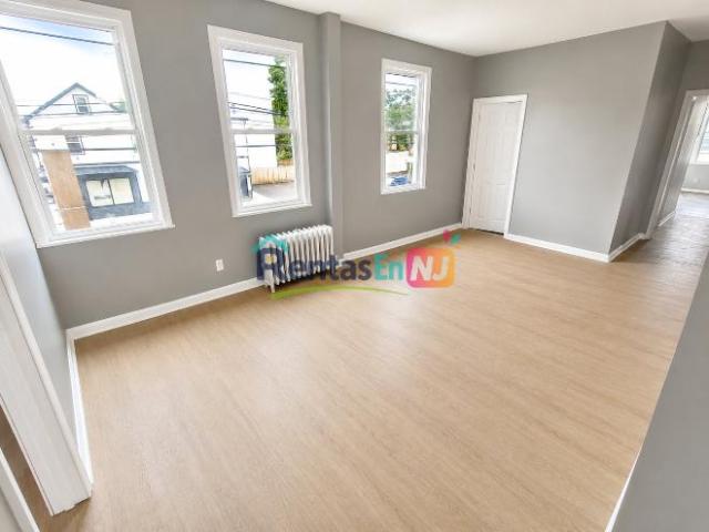 4 Br, 2 bath, Condo 335 Myrtle Ave