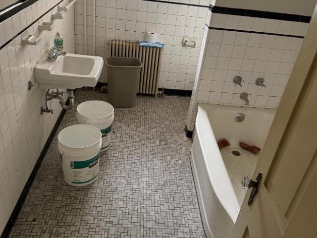 4 Br, 2 bath, Condo 339 E Market St