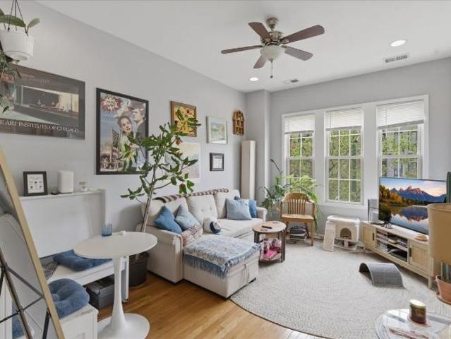 4 Br, 2 bath, Condo 3727 N Ashland