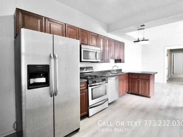 4 Br, 2 bath, Condo 3720 S Indiana Ave