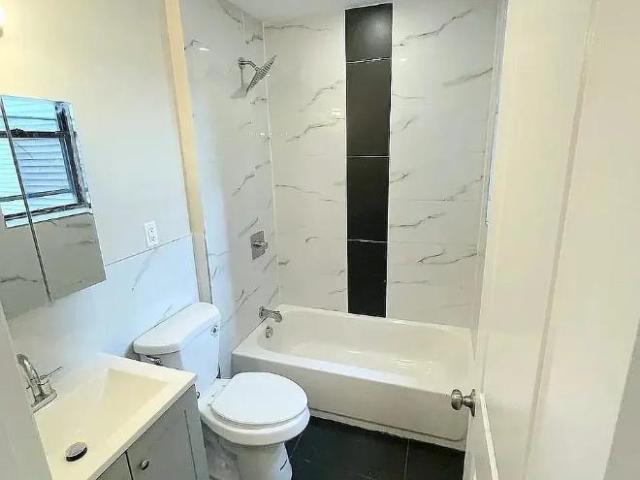 4 Br, 2 bath, Condo 383 Avon Ave