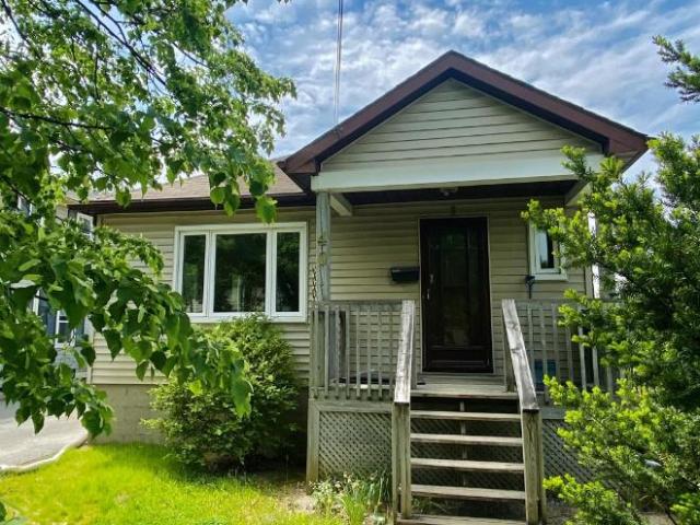 4 Br, 2 bath, Other 40 Helen Street