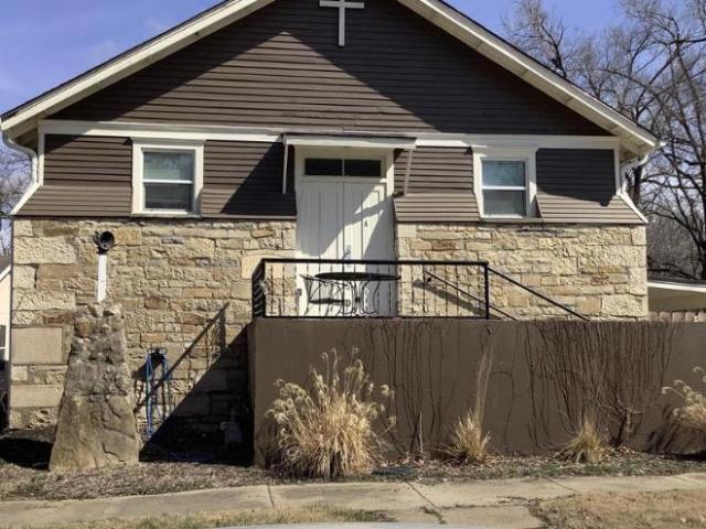 4 Br, 2 bath, Other 415 a S Oak St