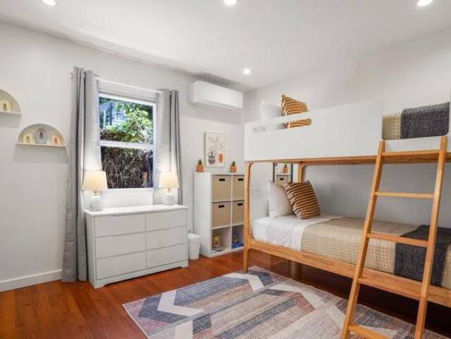 4 Br, 2 bath, Apartment 4551 Narragansett Avenue
