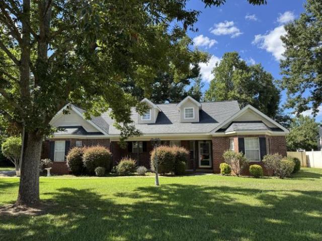 4 Br, 2 bath, Single Family Home 102 S Gala Ct