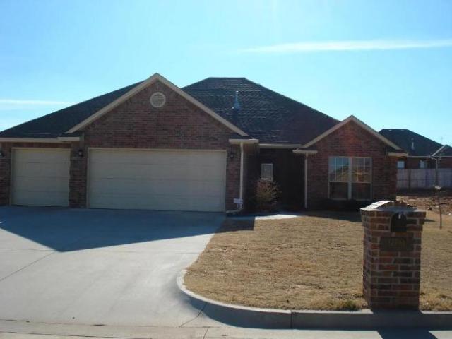 4 Br, 2 bath, Single Family Home 12794 SE 18th