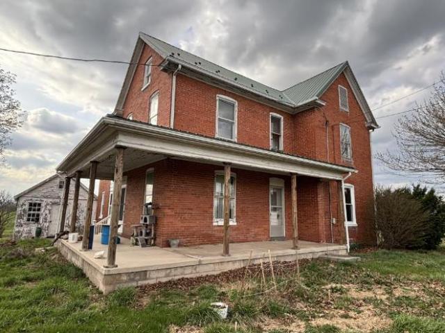 4 Br, 2 bath, Single Family Home 1650 Old Harrisburg Rd