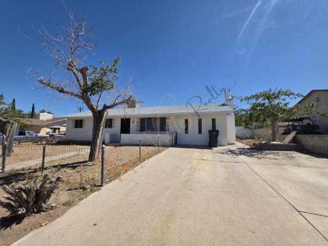 4 Br, 2 bath, Single Family Home 1938 Sunset Blvd