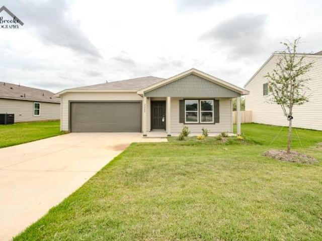 4 Br, 2 bath, Single Family Home 2400 Tinker Trl