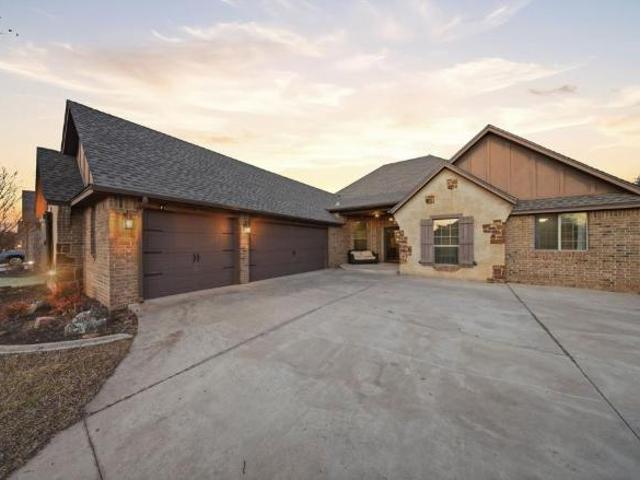 4 Br, 2 bath, Single Family Home 2425 Glenmere Dr