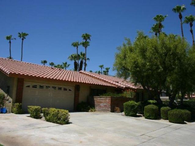 4 Br, 2 bath, Single Family Home 3177 E Cajon Cir