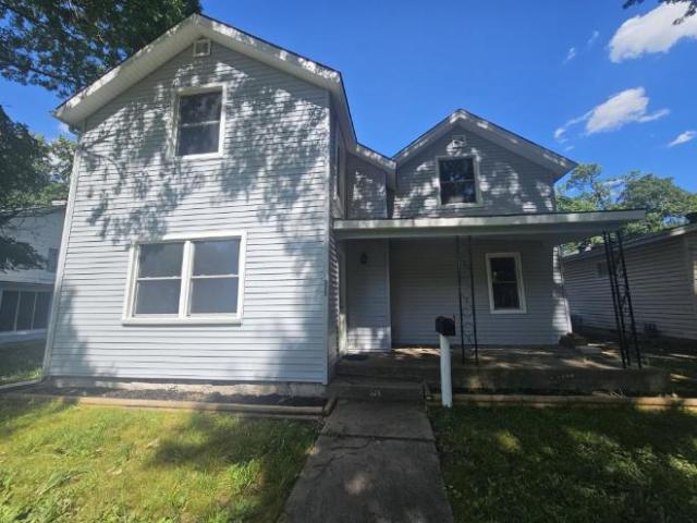 4 Br, 2 bath, Single Family Home 325 S Elm