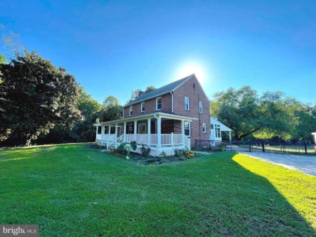 4 Br, 2 bath, Single Family Home 4085 Hallowing Point Rd