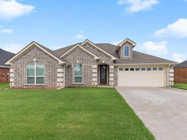 4 Br, 2 bath, Single Family Home 4815 Falcon Crest Blvd