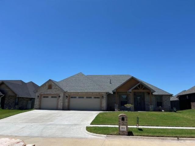 4 Br, 2 bath, Single Family Home 604 Nw Newgate Dr