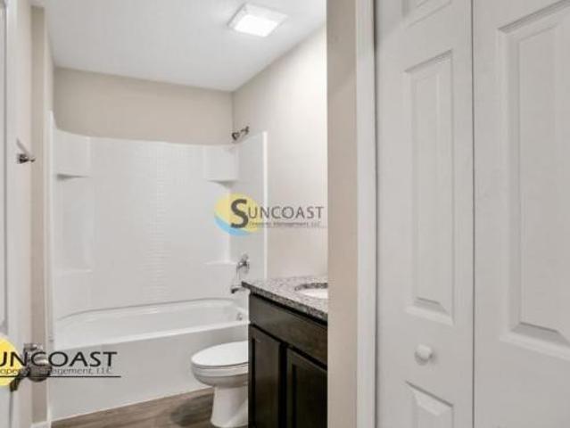 4 Br, 2 bath, Single Family 1427 NW 20th St