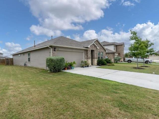 4 Br, 2 bath, Single Family 1444 Acorn Wood