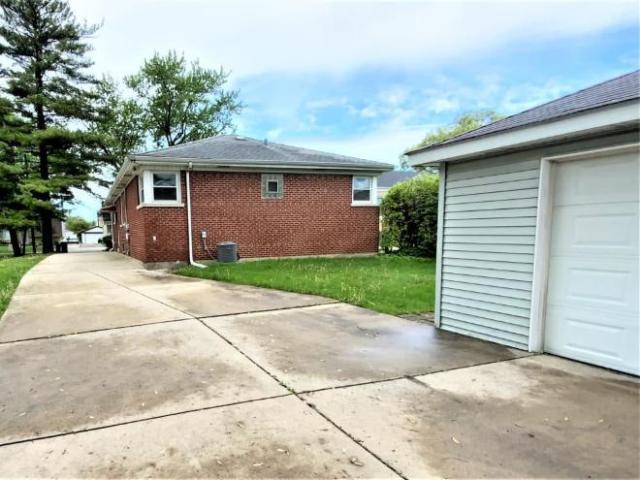 4 Br, 2 bath, Single Family 1453 Heidorn Ave