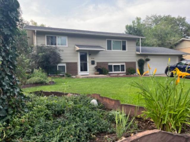 4 Br, 2 bath, Single Family 1546 Maple St