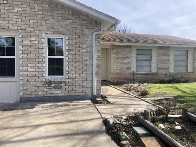 4 Br, 2 bath, Single Family 1554 Willowbrook Street