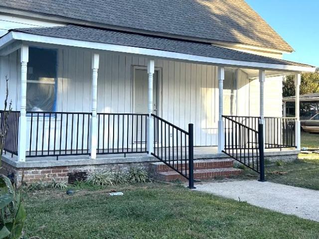 4 Br, 2 bath, Single Family 15 N Hammett St