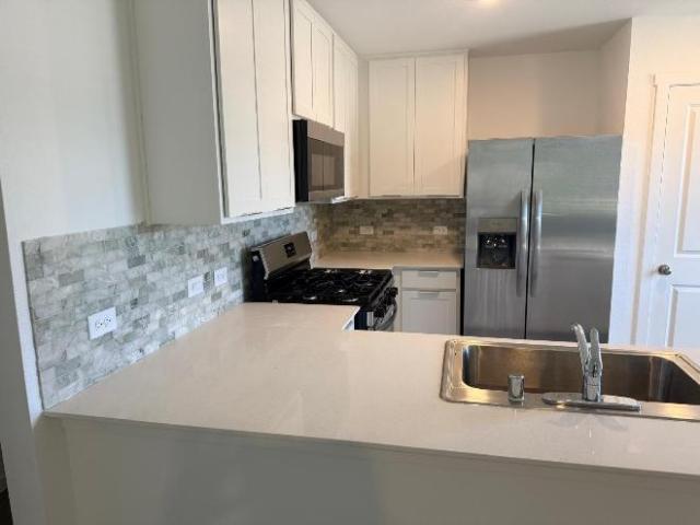 4 Br, 2 bath, Single Family 1600 Baron Ln