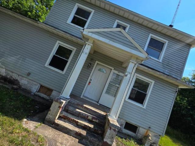 4 Br, 2 bath, Single Family 1603 Main St
