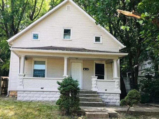 4 Br, 2 bath, Single Family 1643 N Tacoma Ave