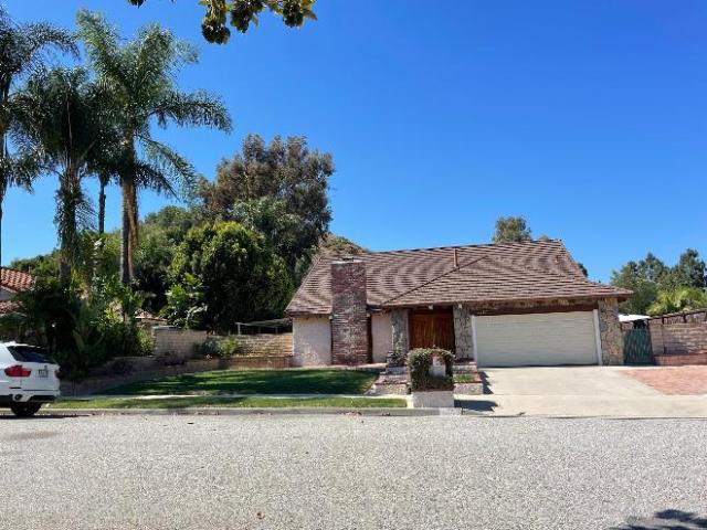 4 Br, 2 bath, Single Family 1657 Cayton Ave