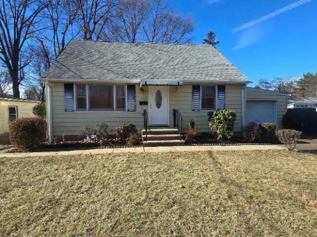 4 Br, 2 bath, Single Family 1712 Kenyon Ave