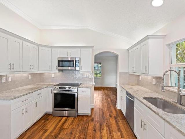 4 Br, 2 bath, Single Family 17735 Carver Avenue