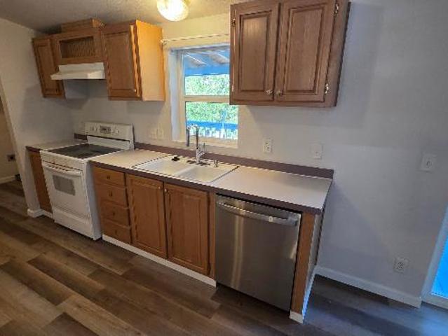 4 Br, 2 bath, Single Family 178 Moonbeam Ln