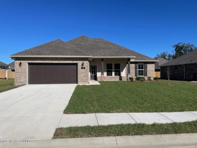 4 Br, 2 bath, Single Family 17 Alexandria Grace Dr