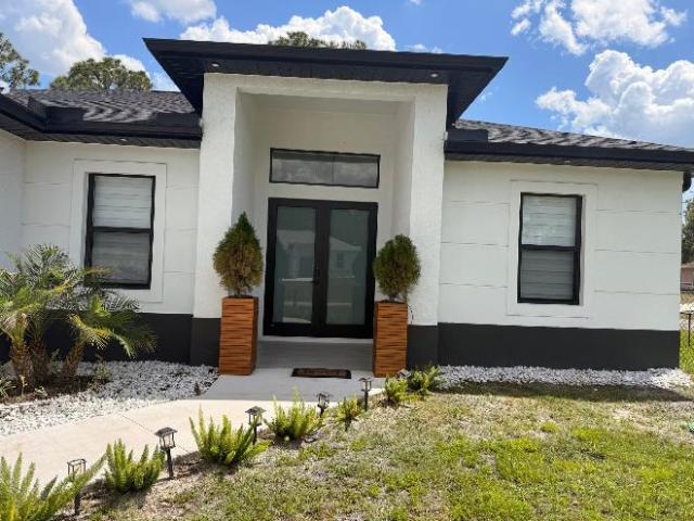 4 Br, 2 bath, Single Family 17 Seventh St W