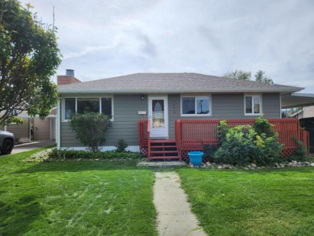 4 Br, 2 bath, Single Family 1806 Alderson Ave