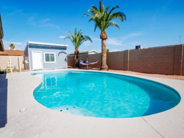 4 Br, 2 bath, Single Family 1823 E Brookdale St