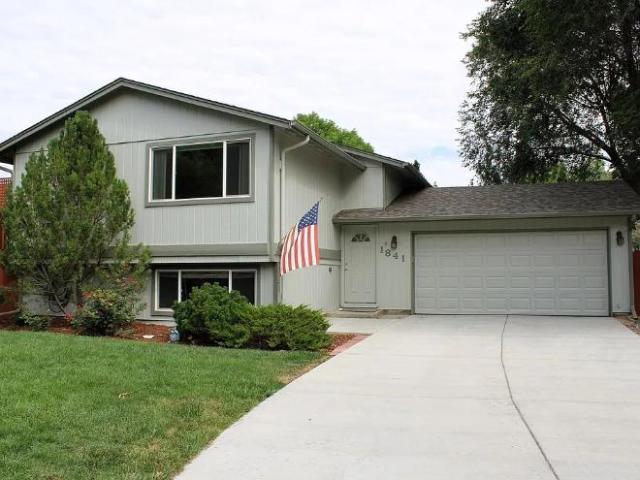 4 Br, 2 bath, Single Family 1841 Wintergreen Place