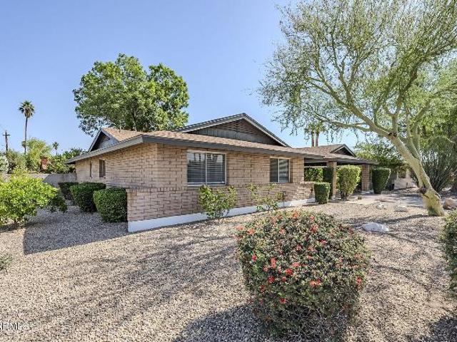 4 Br, 2 bath, Single Family 1904 E Manhatton Drive