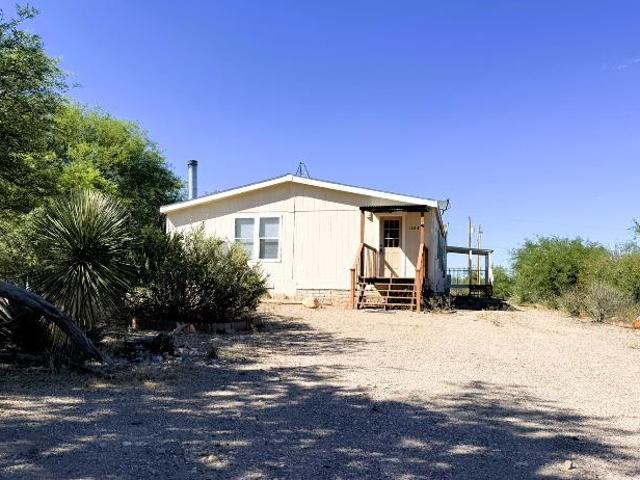 4 Br, 2 bath, Single Family 1924 E Blackberry Lane