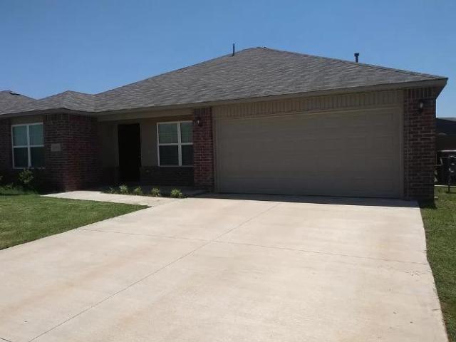 4 Br, 2 bath, Single Family 1924 W Autumn Way