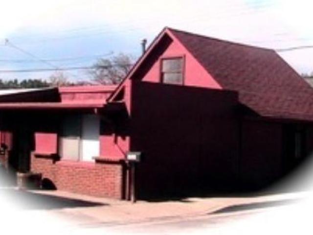 4 Br, 2 bath, Single Family 1929 N East St