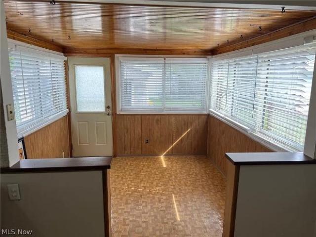 4 Br, 2 bath, Single Family 19313 Longview Ave