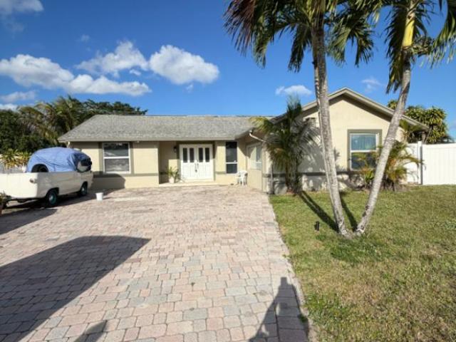 4 Br, 2 bath, Single Family 19323 Carolina Circle