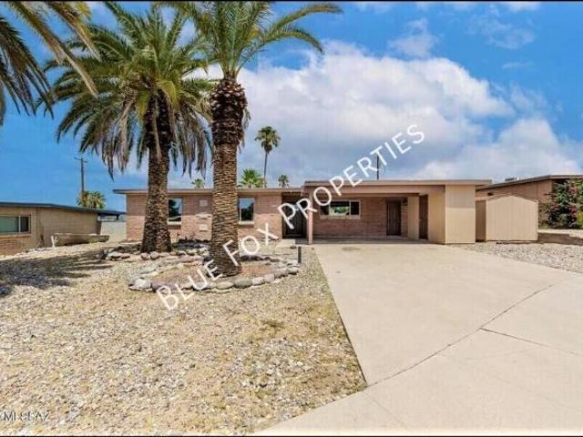 4 Br, 2 bath, Single Family 1933 S Palma Place