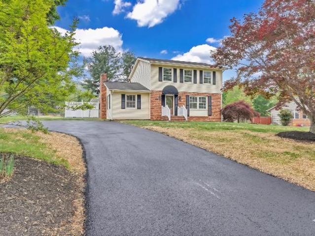 4 Br, 2 bath, Single Family 197 Apple Tree Road