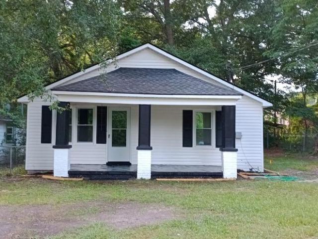 4 Br, 2 bath, Single Family 198 S Broad St