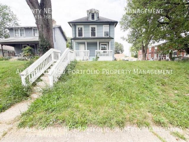 4 Br, 2 bath, Single Family 1994 Floral Ave