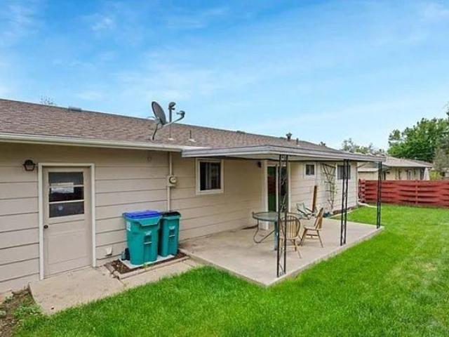 4 Br, 2 bath, Single Family 1001 Ponderosa Dr